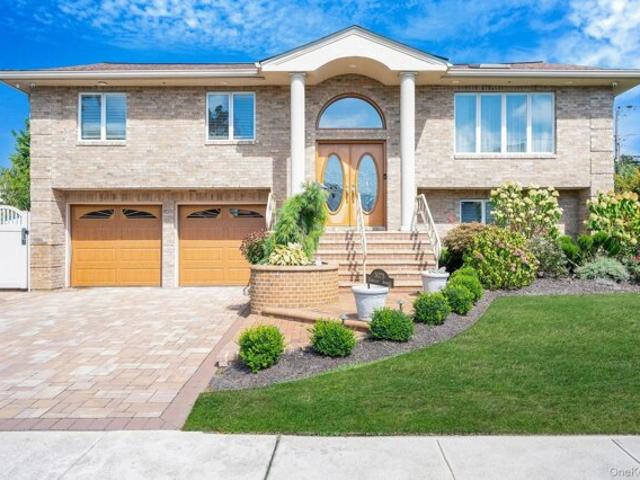Hewlett Ave, Merrick, Home For Sale