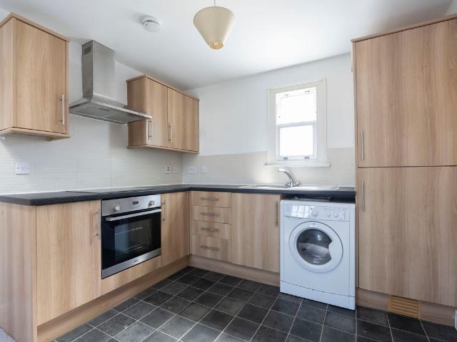 Hewlett Road, Cheltenham GL52, 1 bed flat to rent, £850 pcm | PrimeLocation