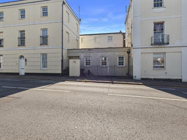 Hewlett Road, Cheltenham GL52 6AB Elliot Oliver