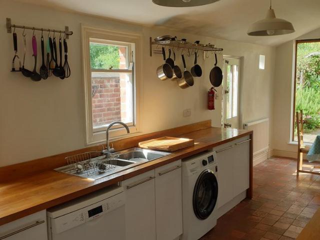 Hewson Road, Lincoln, LN1 1RX 5 bed terraced house to rent £1,900 pcm £438 pw