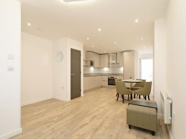 Hexagon Court, Balham SW12, 1 bed flat to rent, £2,000 pcm | PrimeLocation