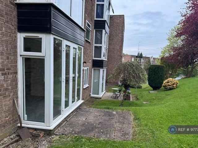 Heywood Court, Middleton, 2 Bedroom Flat
