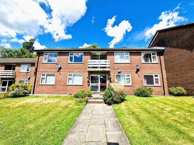 Heywood Gardens, Prestwich M25, 1 bed flat to rent, £850 pcm | PrimeLocation