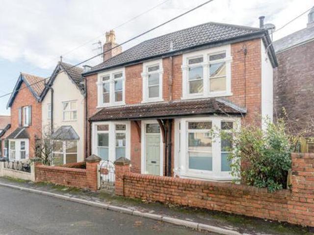 Heywood Terrace, Pill, 3 Bedroom Semi detached