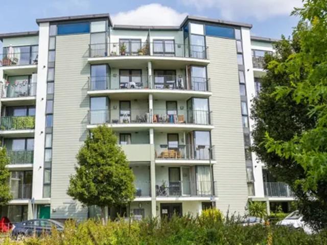 Heybourne Crescent, London, NW9 5QE, United Kingdom | 2 bed apartment for rent #168120398 | Rentberry