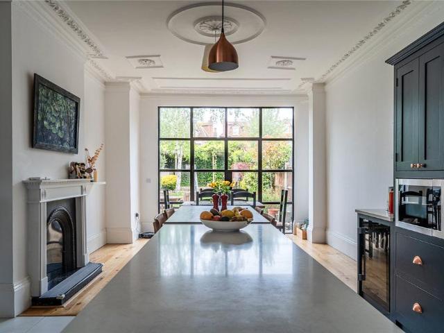 Heybridge Avenue, London, SW16 5 bed semi detached house to rent £4,350 pcm £1,004 pw