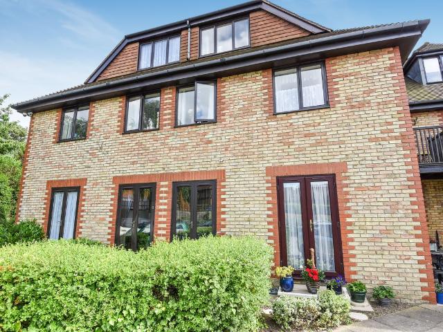 Heydon Court, West Wickham BR4, Studio to rent, £1,000 pcm | PrimeLocation