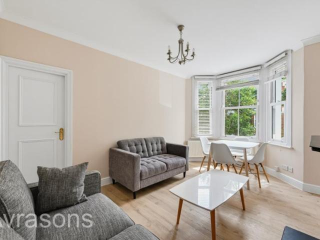 HEYFORD AVENUE, VAUXHALL 2 bed flat to rent £2,249 pcm £519 pw