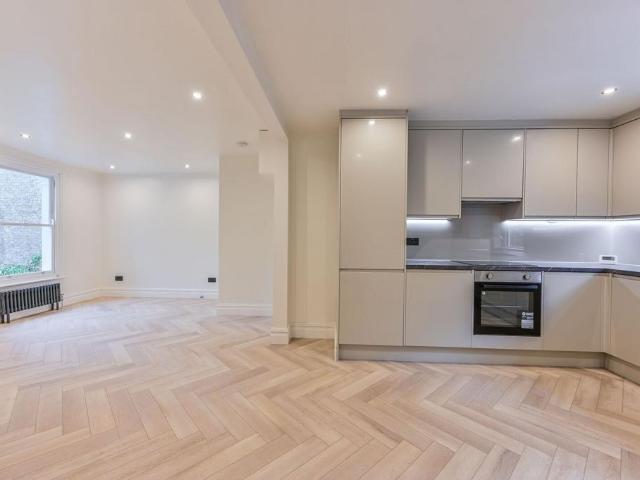 Heyford Avenue, SW8, Oval, SW8 2 bed flat to rent £2,850 pcm £658 pw