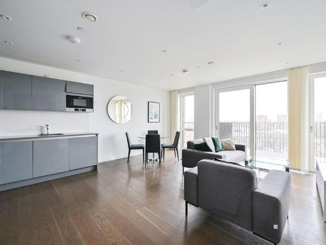 Heygate Street, Elephant and Castle. 1 bed flat to rent £2,850 pcm £658 pw