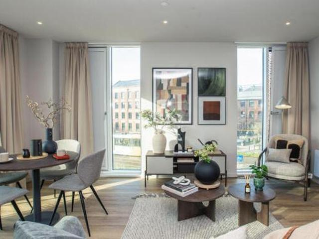 Heyrod Street, Manchester, 2 Bedroom Penthouse
