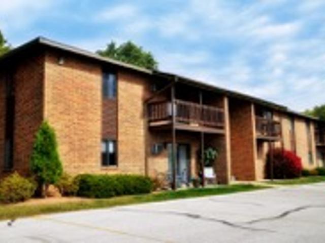 hg160 1 Bedroom Apartment for Rent at 160 S Fisk St, Green Bay, WI 54303