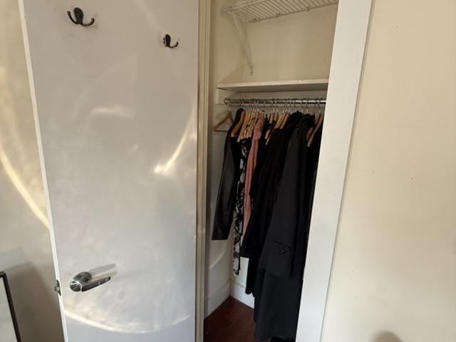 Hi looking for roommate to join my lease!
