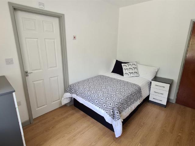 Himley Road, Dudley DY1, Room to rent, £550 pcm | PrimeLocation