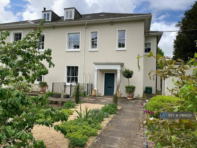 Hinton House Drive, Kings Worthy. 2 bed flat to rent £1,499 pcm £346 pw