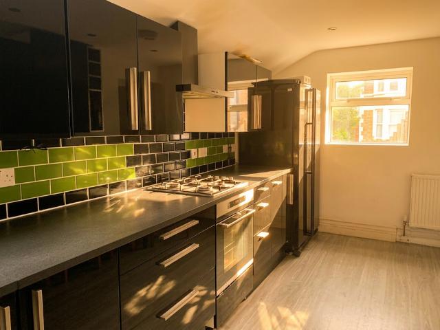 Hinton Road 5 bed Inc Bills. 5 bed house to rent £3,720 pcm £858 pw