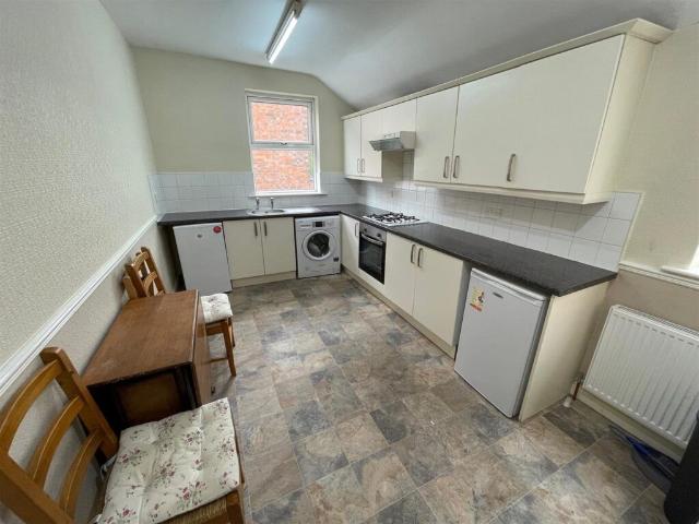 Hinckley Road, Leicester LE3, 3 bed flat to rent, £1,560 pcm | PrimeLocation