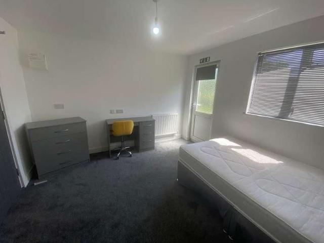 Hinchliffe, Orton Goldhay, P, PE2