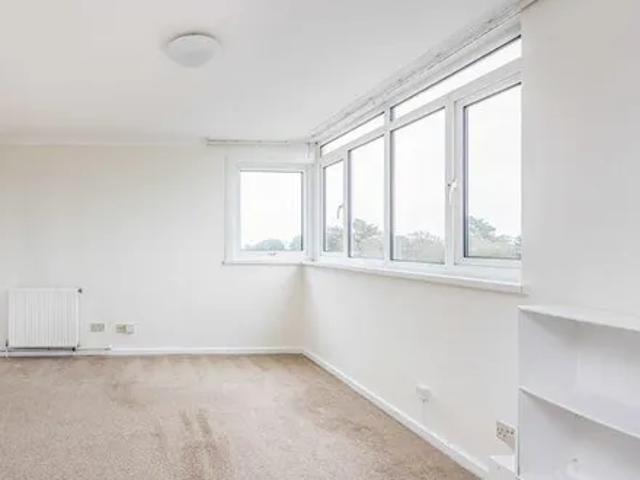 Hind Grove Food and Wine, 212 Hind Grove, London, E14 6HP, United Kingdom | 2 bed apartment for rent #154589102 | Rentberry