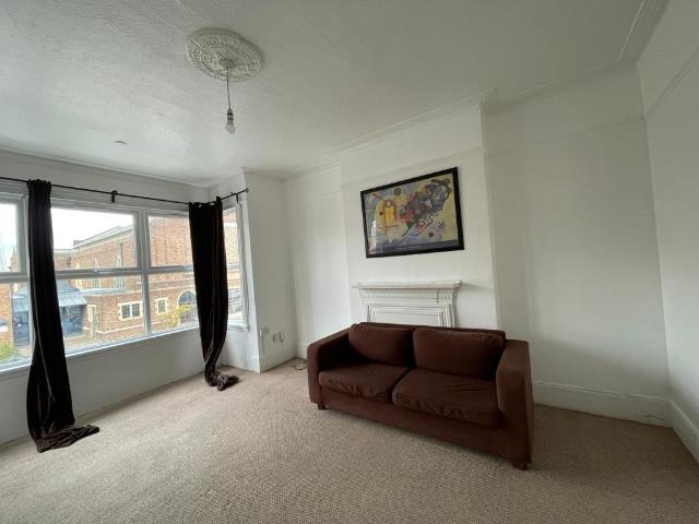 Hindes Road, Harrow HA1 2 bed maisonette to rent £1,650 pcm £381 pw