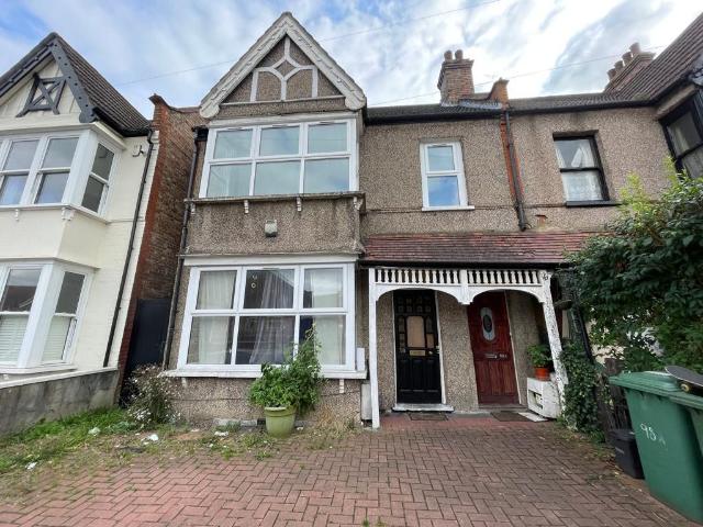 Hindes Road, Harrow, Middlesex HA1, 2 bed maisonette to rent, £1,650 pcm | PrimeLocation
