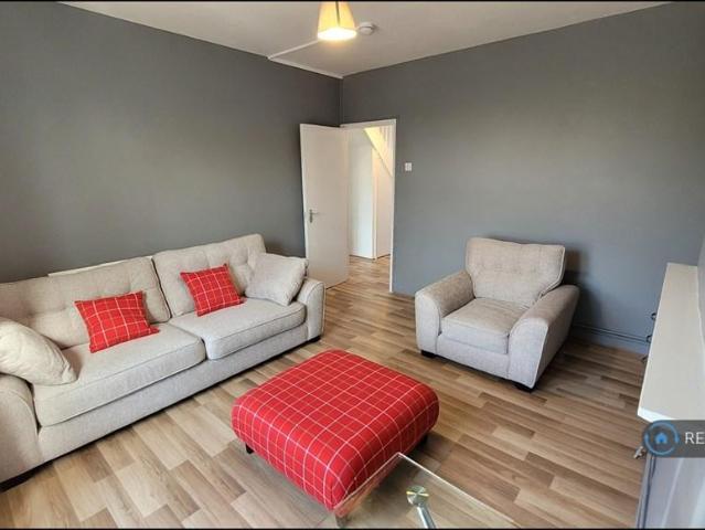 Hindlip House, London, SW8 3 bed flat to rent £2,850 pcm £658 pw