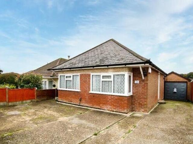 Hinkler Road, Thornhill, 3 Bedroom Detached