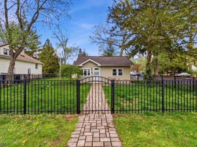 Hiawatha Blvd, Parsippany Troy Hills Township, Home For Sale