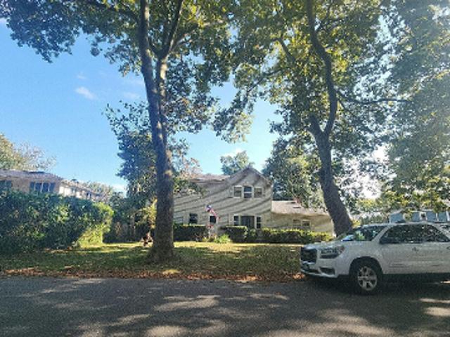Hiawatha Dr