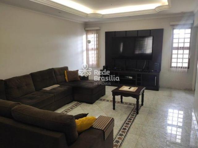 HIAPI | Casa Térrea 3 Quartos sendo 1 suíte Piscina Armários 4 Vagas Guará II