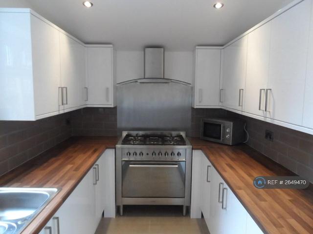 Hibbert Street, Manchester, M14 6 bed terraced house to rent £3,107 pcm £717 pw