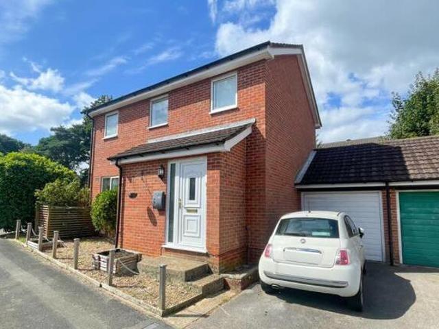 Hibiscus Grove, Bordon, 3 Bedroom Link