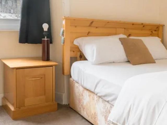 Hibs Supporters Club, Sunnyside, City of Edinburgh, EH7 5PY, United Kingdom | 2 bed apartment for rent #127043743 | Rentberry