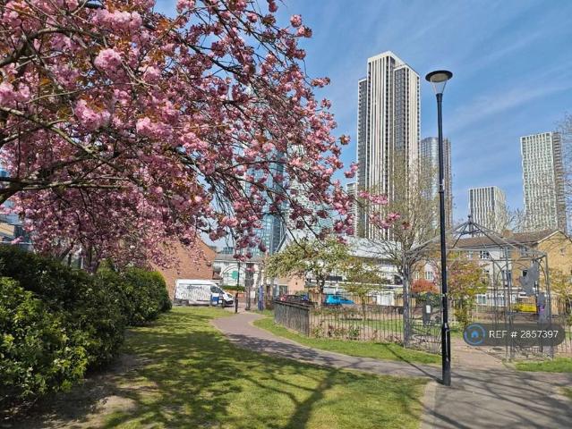 Hickin St, London, E14 3 bed end of terrace house to rent £3,350 pcm £773 pw
