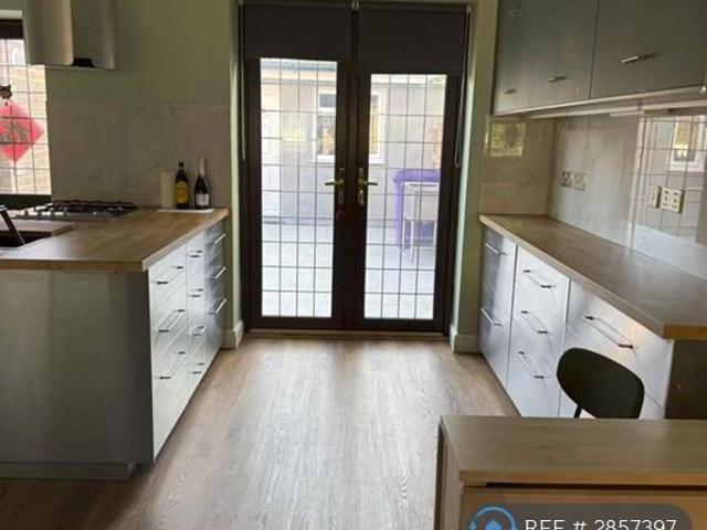 Hickin St, London, E14 3 bed end of terrace house to rent £3,800 pcm £877 pw