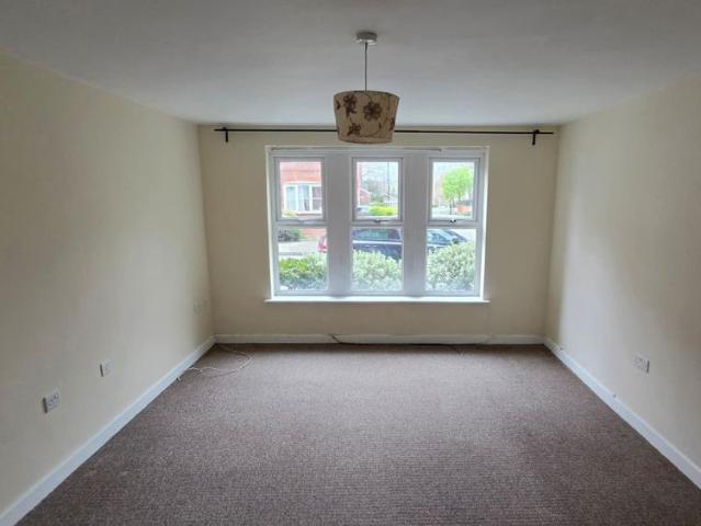 Hickory Close, Potters Green