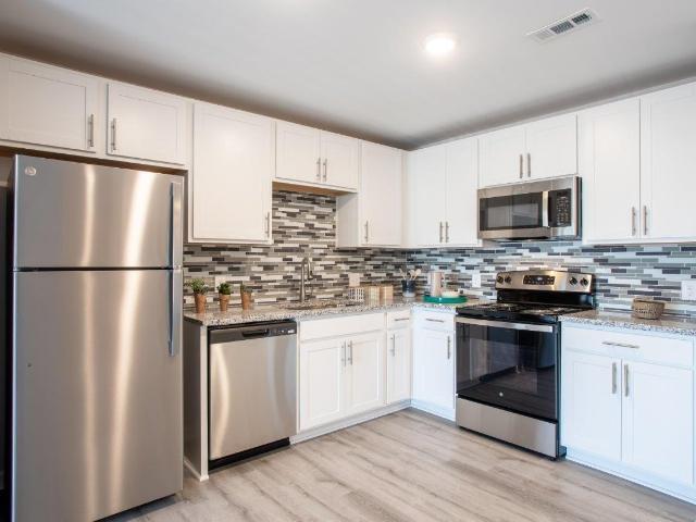 Hickory Creek Apartment and Townhomes 2 Bedroom Apartment for Rent at 1150 Vultee Blvd, Nashville, TN 37217