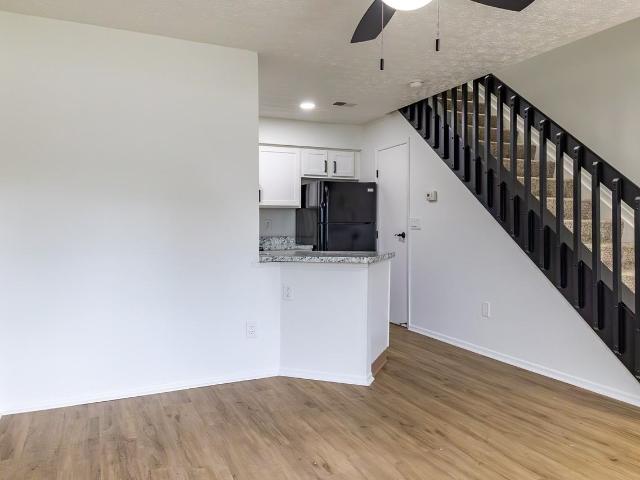 Hickory Creek 2 Bedroom Apartment for Rent at 1820 Hickory Creek Ln, Columbus, OH 43229 Northgate