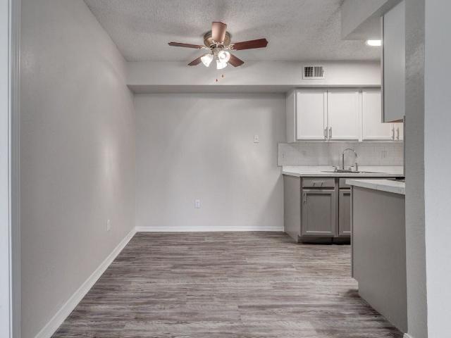 Hickory Grove Apartments 1 Bedroom Apartment for Rent at 1101 W Houston St, Broken Arrow, OK 74012