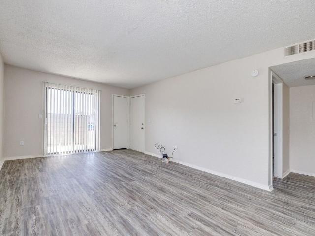 Hickory Grove Apartments 2 Bedroom Apartment for Rent at 1101 W Houston St, Broken Arrow, OK 74012