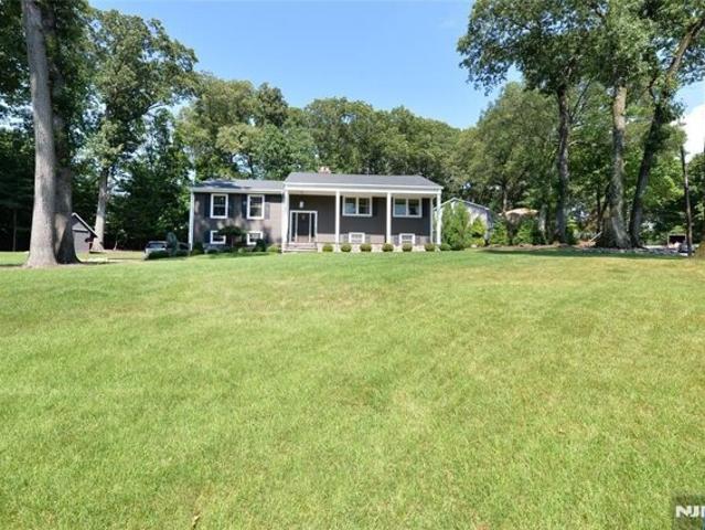 Hickory Hill Rd, Wyckoff, Home For Sale