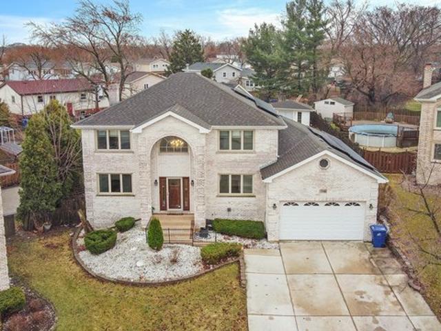 8941 Golden Oak Ct, Hickory Hills, IL 60457