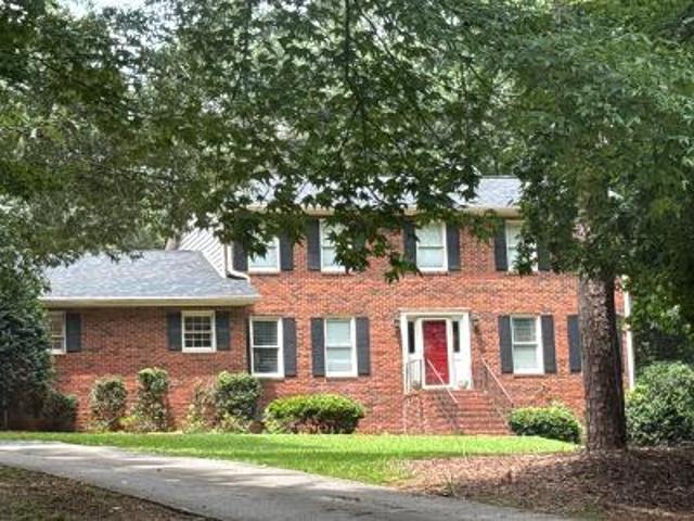Hickory Hollow Dr
