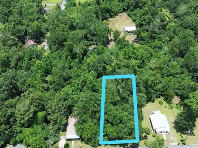 Hickory Ln, Marianna, FL 32448