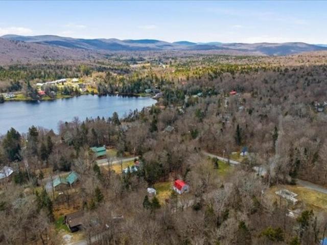 Hickory Rd, Woodford, Home For Sale