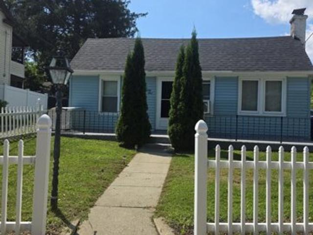 Hickory St, Norwich, Home For Sale