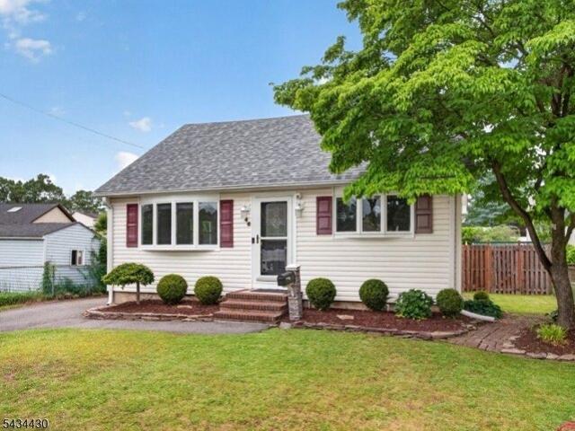 Hickory St, Washington Township, Home For Sale