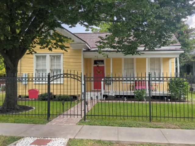 Hickory St
