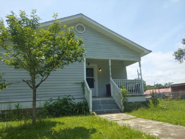 Hickory St