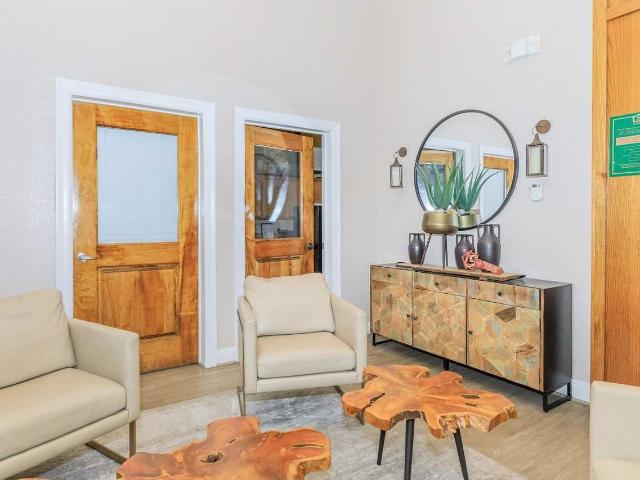 Hickory Trace Townhomes 3 Bedroom Apartment for Rent at 8410 S Westmoreland Rd, Dallas, TX 75237